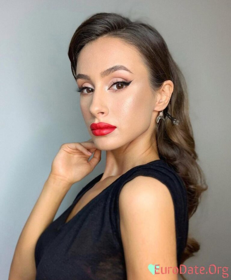 Bosnian Women's Elegance: The Phenomenon Explained