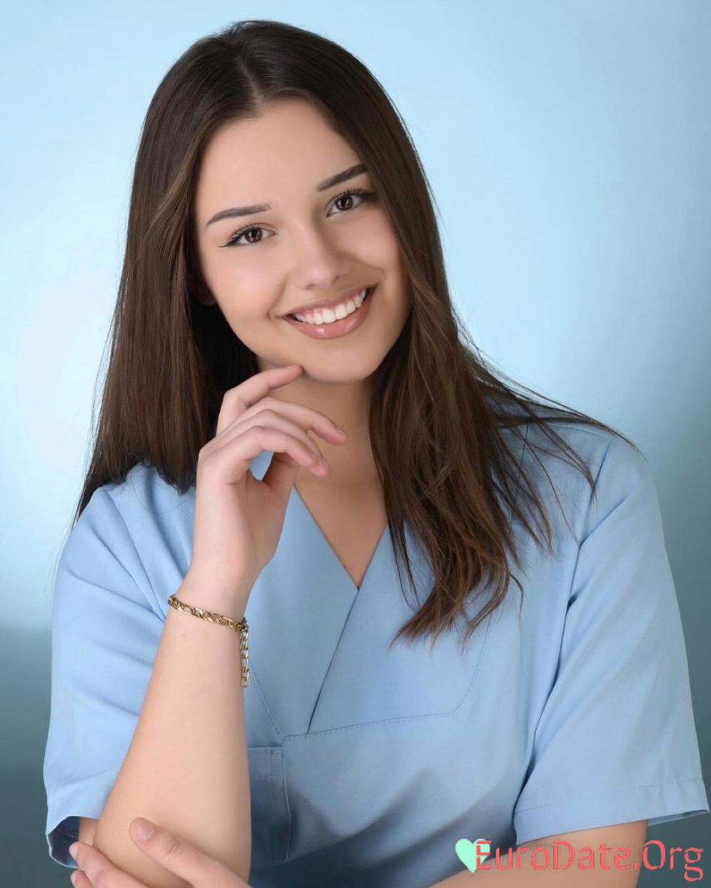 Mastering the Art of Dating Gorgeous Macedonian Women