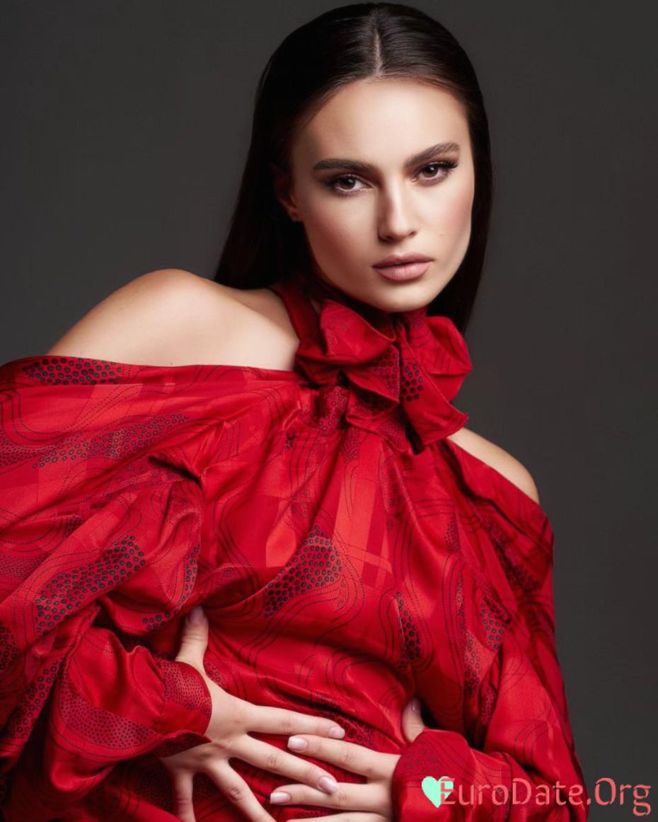 Dating a Moldovan Woman: The Complete Handbook for Men