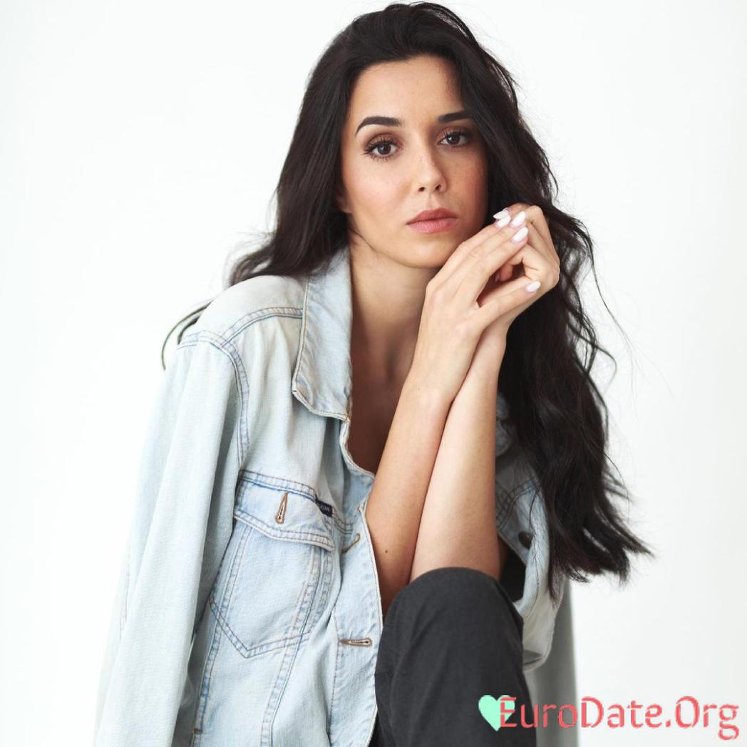 All You Need to Know About Dating a Portuguese Woman