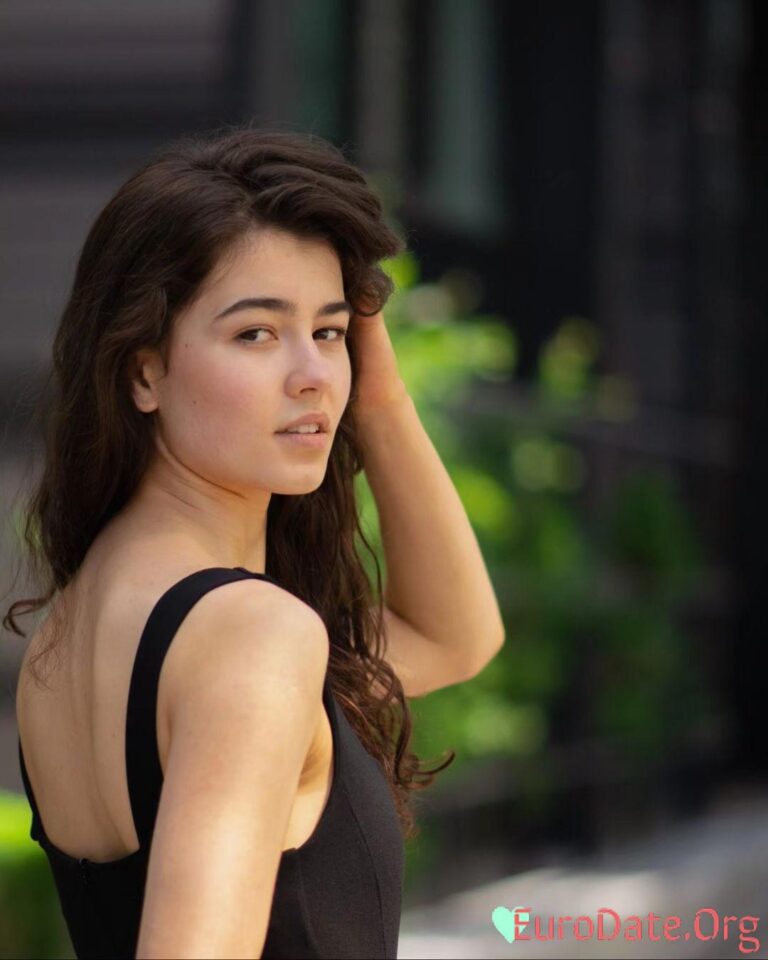 Scottish Women's Beauty: The Phenomenon Explained