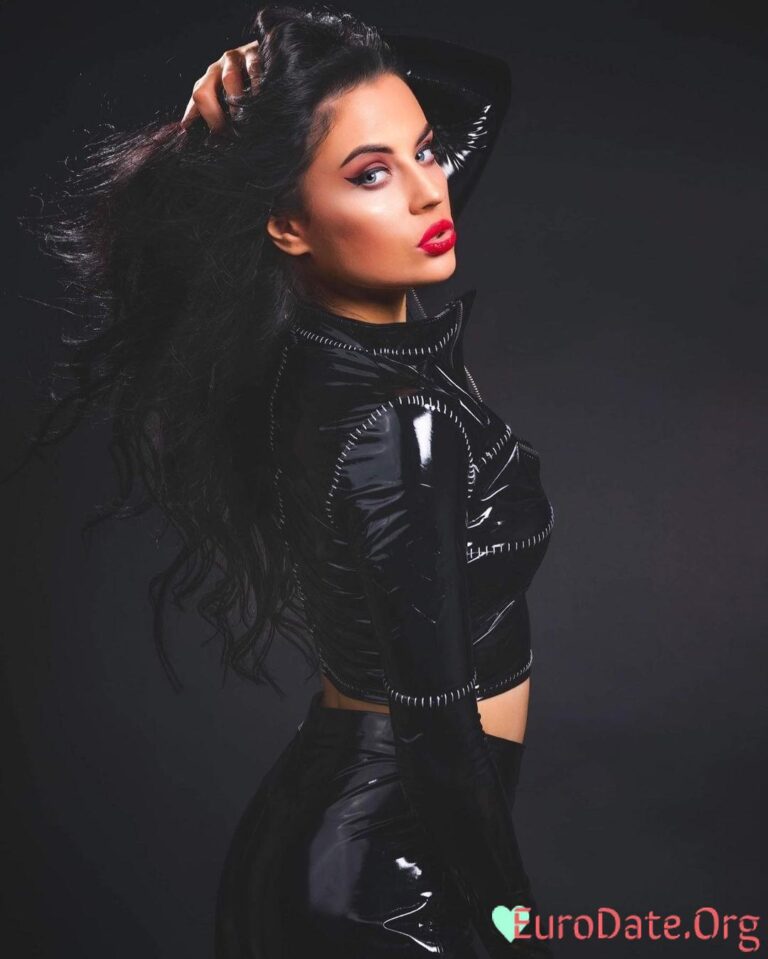 Scottish Women's Beauty: The Phenomenon Explained